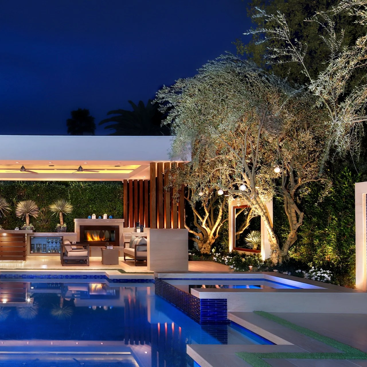 Outdoor pool lounge store