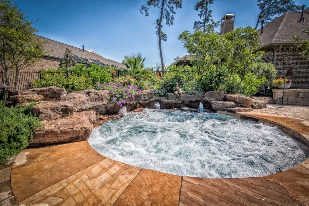 jacuzzi backyard setup