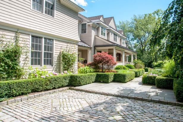Courtyard Driveway House Designs