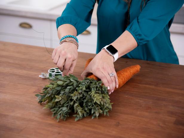 How to Make Carrot Decor Using Newspaper | HGTV