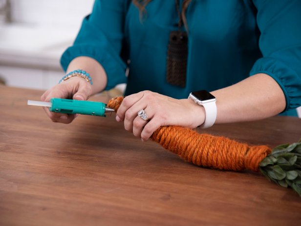 How to Make Carrot Decor Using Newspaper | HGTV