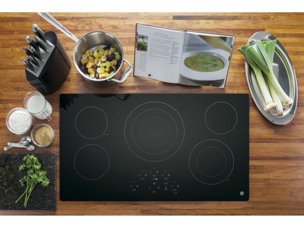 How to Choose Kitchen Cooktops | HGTV