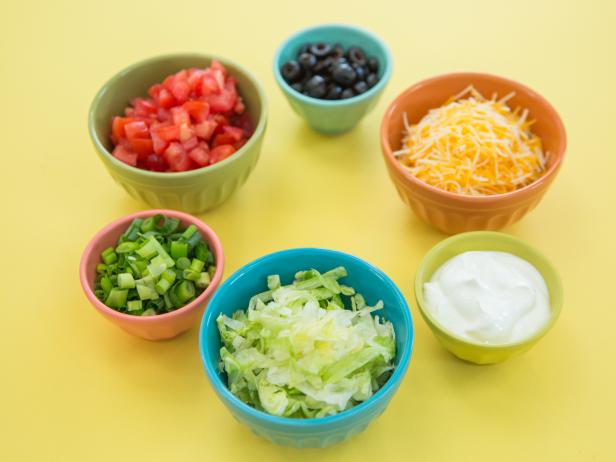 5 Easy Handheld Party Foods | HGTV