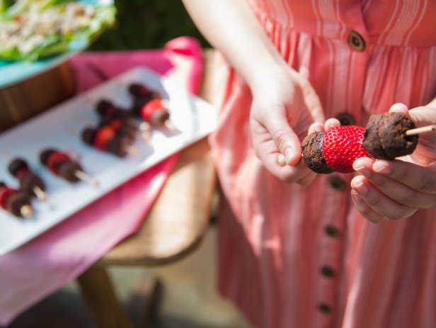 5 Easy Handheld Party Foods | HGTV