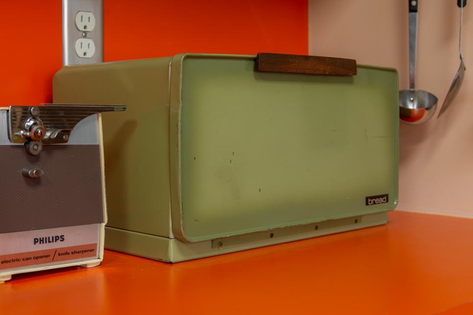 The Brady Bunch House Renovation Revealed - Part 3: Kitchen, Alice's ...