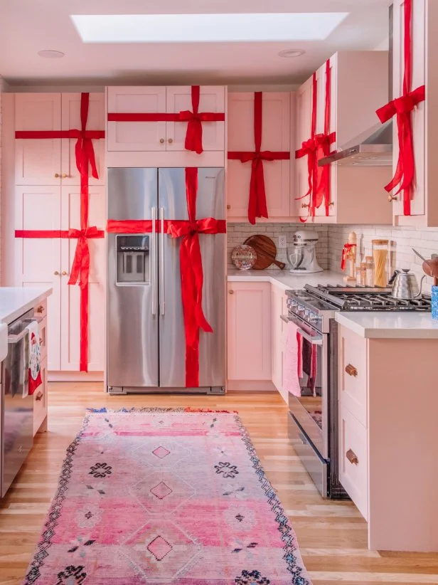 32 Kitchen Decorating Ideas for Christmas | HGTV
