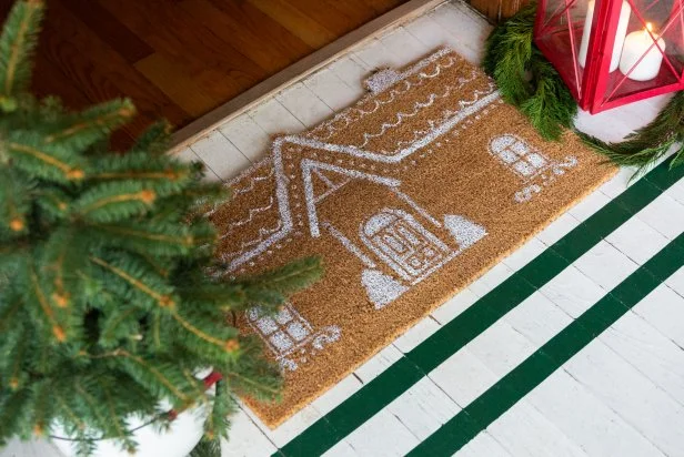 How to Make a Gingerbread House Holiday Doormat | HGTV