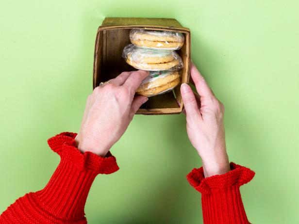 How to Properly Mail Christmas Cookies and Holiday Treats | HGTV