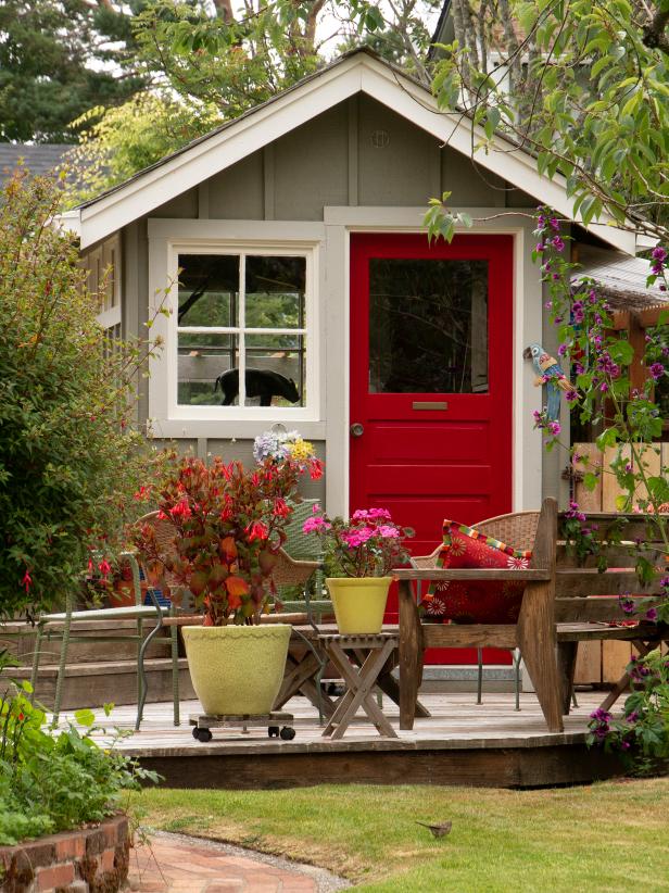 20 Great Garden Shed Ideas | Garden Sheds and Potting Benches You'll ...