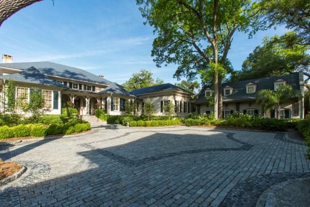 Cobblestone Driveway Estate