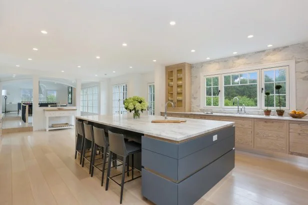 Contoured Design and Premium Materials in a Custom Connecticut Kitchen ...