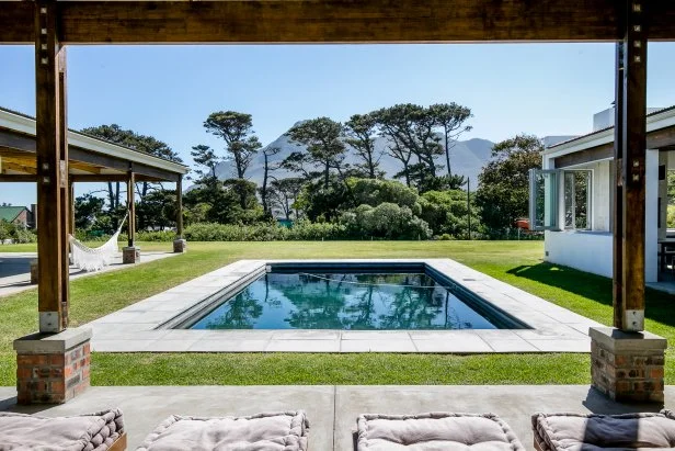 Sprawling Contemporary Ranch House in South Africa | HGTV