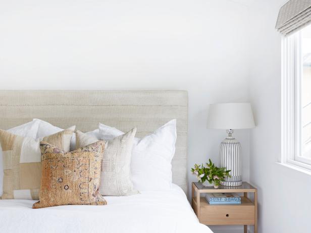 The Best Pillows 2022 | Editor Pillow Reviews | HGTV