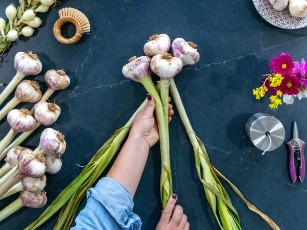 How to Braid Garlic and Onions for Storage | HGTV