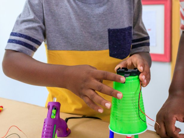 How to Make a Kids' Robot That Draws | HGTV