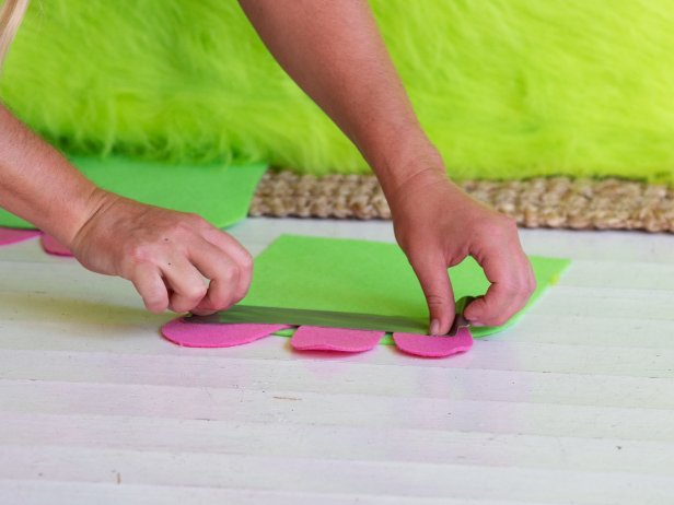 Turn a Pop-Up Tent Into a Monstrous Trick-or-Treat Station | HGTV