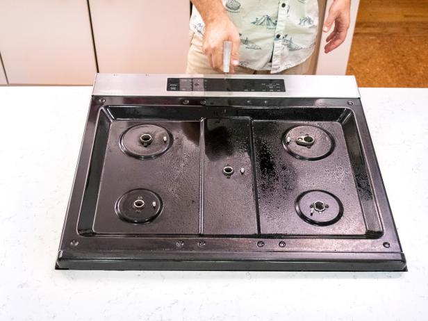 How to Clean a Gas Stovetop | HGTV