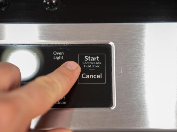 How to Clean a Gas Stovetop | HGTV