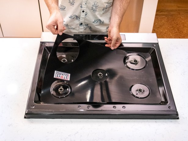 How to Clean a Gas Stovetop | HGTV