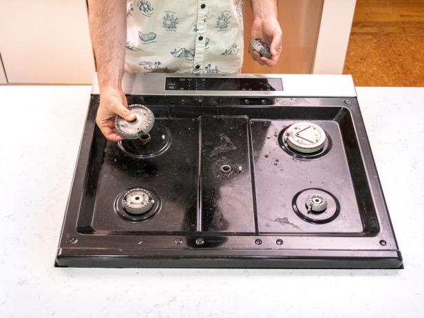 How to Clean a Gas Stovetop | HGTV