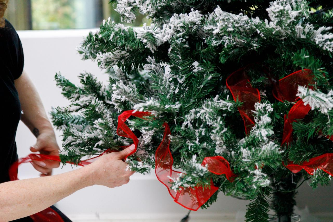 How to Create a Rainbow Christmas Tree | HGTV