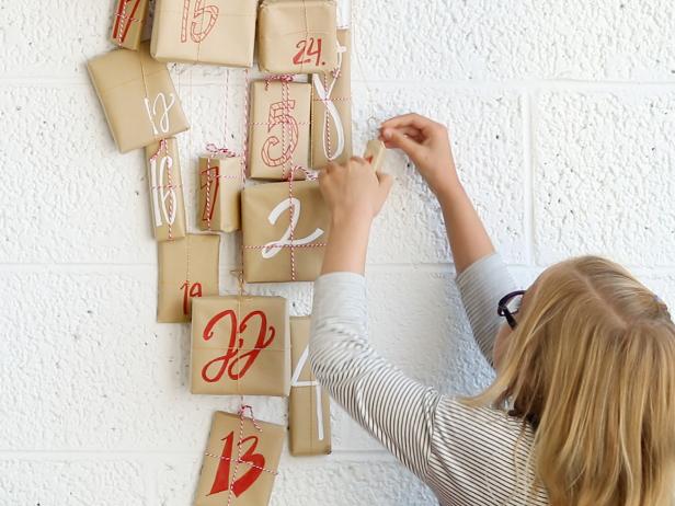 DIY Advent Calendar Wreath | Christmas Countdown Ideas | HGTV