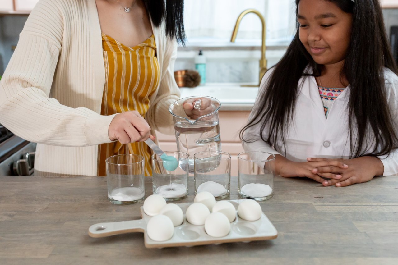 3 Easter Egg Decorating Experiments | HGTV