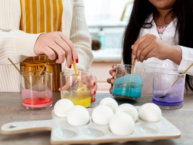 3 Easter Egg Decorating Experiments | HGTV