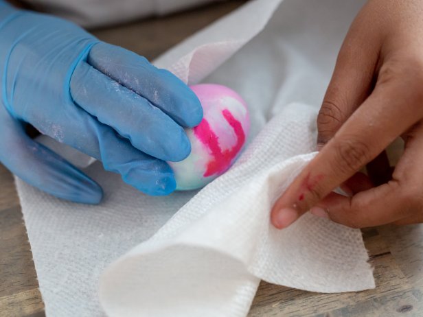 3 Easter Egg Decorating Experiments | HGTV