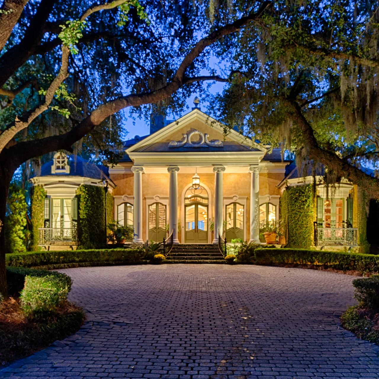 Neoclassical Greek Revival Mansion House Exterior Exterior Design