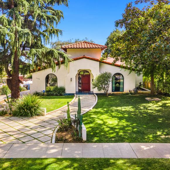 Curb Appeal | 2021 | HGTV
