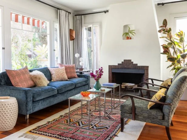 Tour an Airy Bungalow In Los Angeles With Tons of Indoor-Outdoor Spaces ...