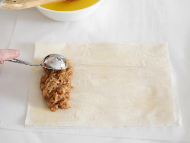 Mini Apple Strudel Dessert Recipe | HGTV
