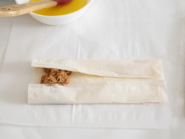 Mini Apple Strudel Dessert Recipe | HGTV