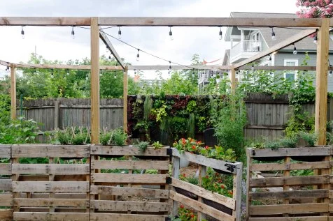 Upcycled Garden Fence Fence Picket DIY | Trash To Treasure | Wood