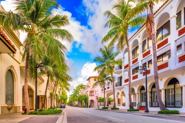 These 20 Towns Are Home to the Richest People in America | HGTV