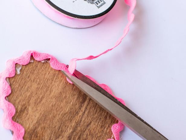 Oktoberfest Kids' Craft: Make Mini Gingerbread Heart Necklaces | HGTV