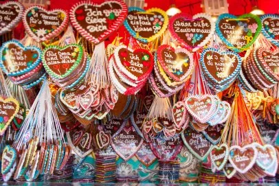 how to make a gingerbread necklace
