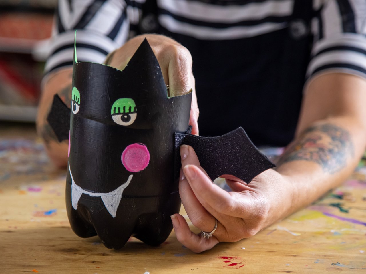 How to DIY a Hanging Bat Planter for Halloween | HGTV