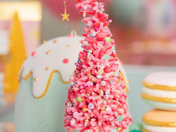 How to Make a Chenille-Stem Tabletop Christmas Tree | HGTV