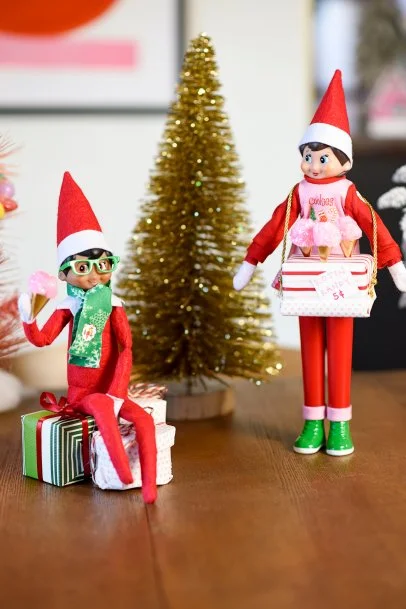 how to draw girl elf on the shelf