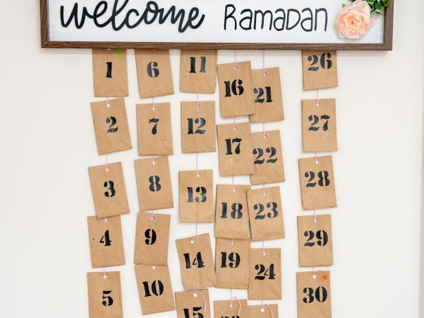 Turn a Welcome Sign Into a Ramadan Activity Countdown Calendar | HGTV