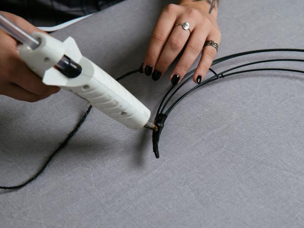 How to Make a Crescent Moon Wreath for Halloween | HGTV