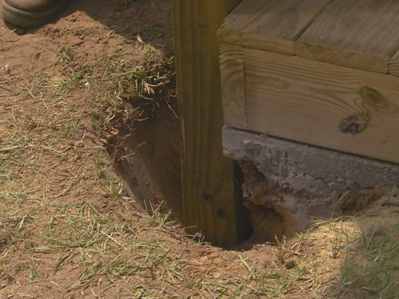 How to Build a Wheelchair Ramp and Landing | HGTV