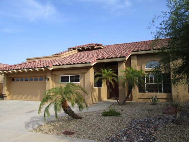 HGTV Put a Fun Twist on Upcoming 'House Hunters' Episodes | House ...