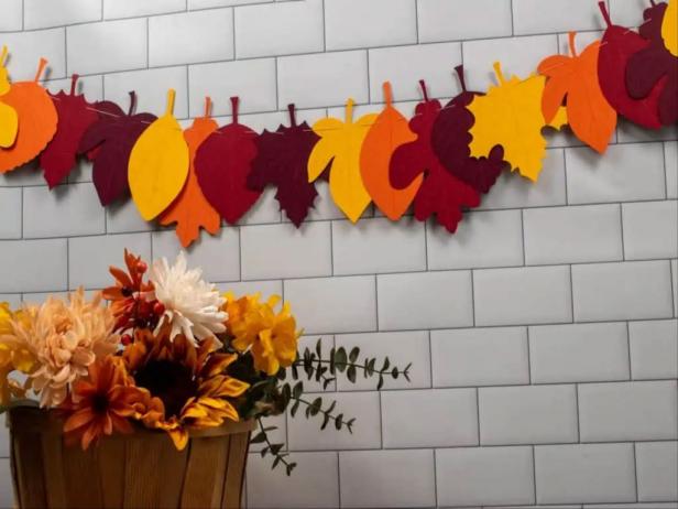 Thanksgiving Banners, Garland and Bunting Decorating Ideas | HGTV