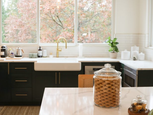 Christina Hall Honors Late Friend in Heart-Wrenching Episode of ...