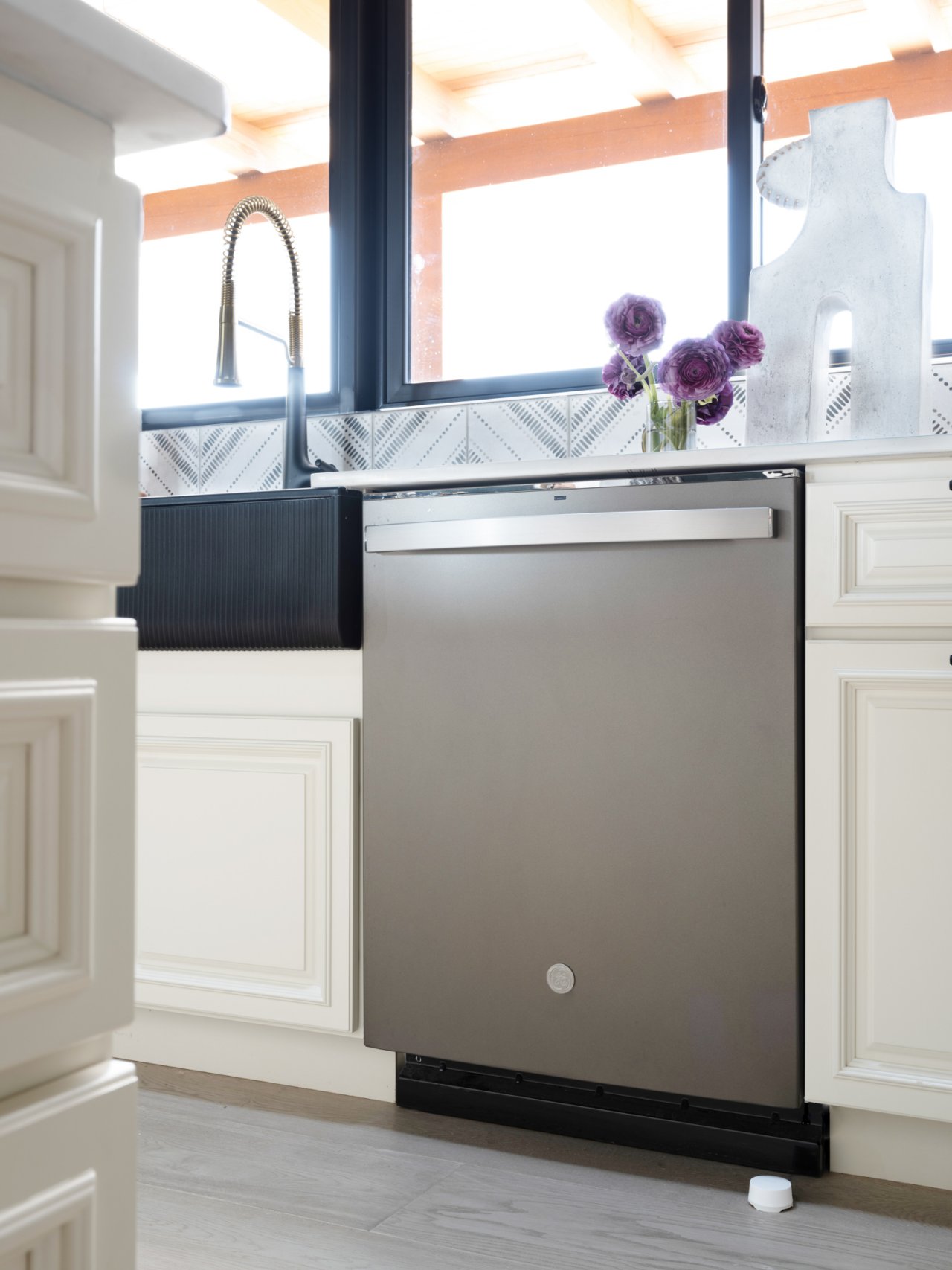 How to Clean Your Dishwasher Filter | HGTV