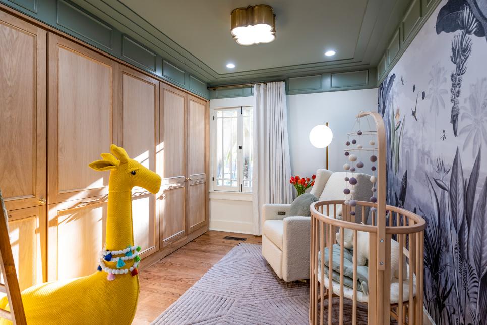 Jay Leno Surprises His Friend on 'Celebrity IOU' | Celebrity IOU | HGTV