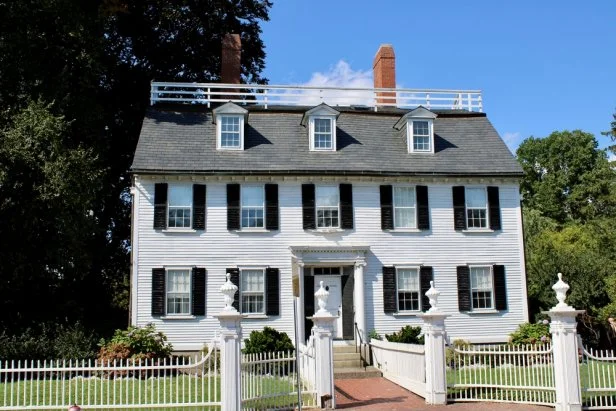 35 Horror Movie Locations That Will Still Scare You Today | HGTV